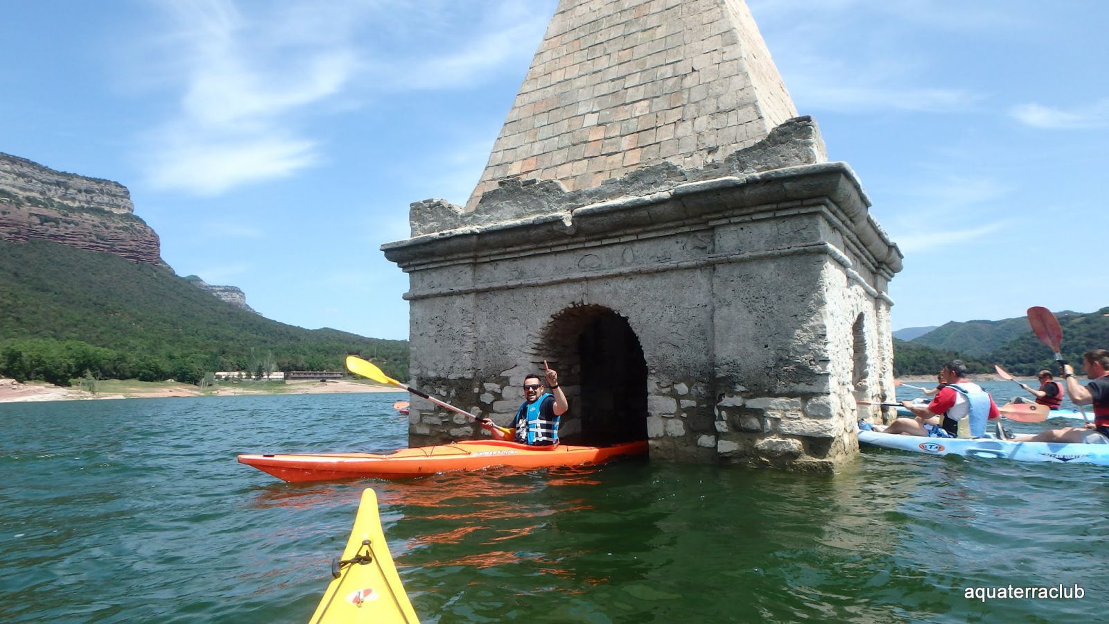 Cursos, passejades i excursions en kayak al pantà de Sau (Barcelona ...